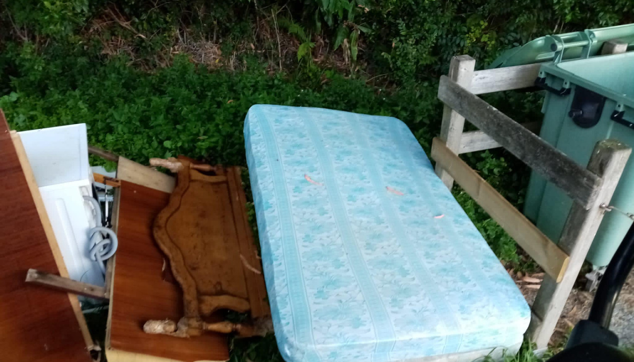 Nueva regañina a los vecinos de San Sadurniño por el abandono de residuos