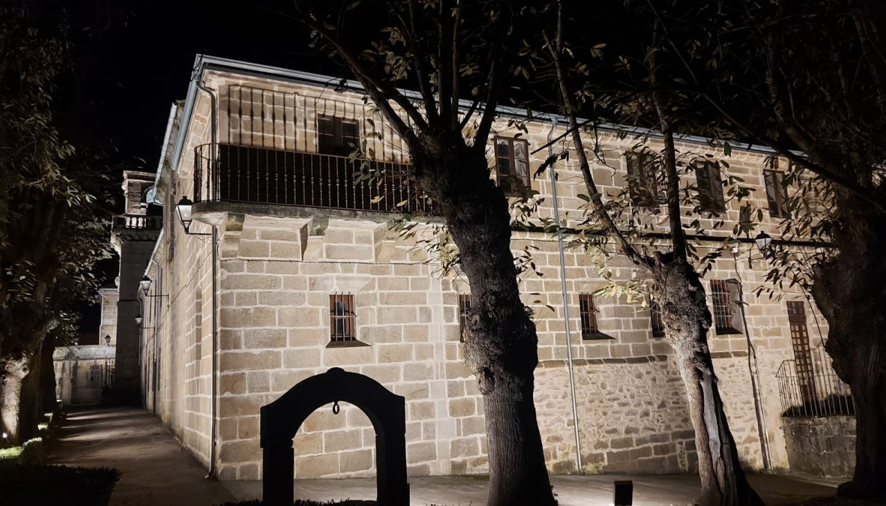 El Monasterio de Santa Catalina de Montefaro, en Ares, ya brilla en la ...