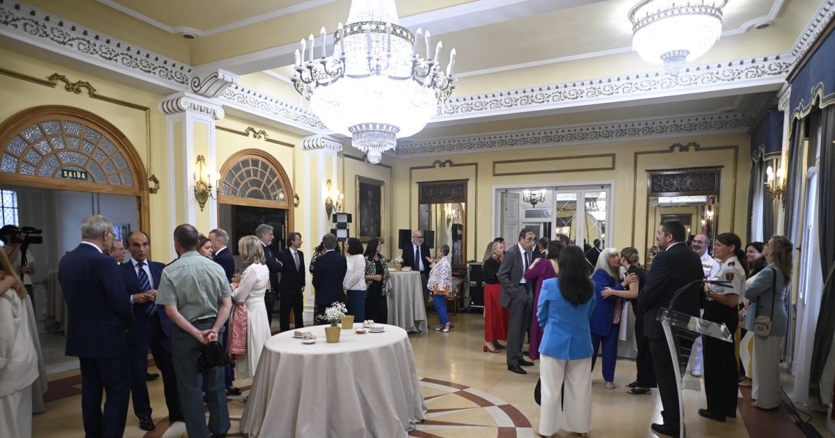 Recepción del Concello a la dotación del Elcano, en imágenes