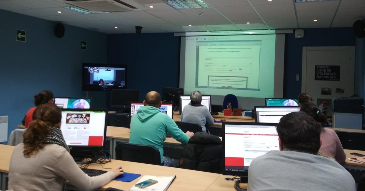 El Aula CeMIT de Ortigueira apuesta por eliminar la brecha digital con ...