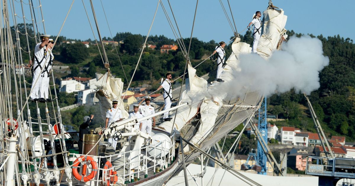 El “Elcano” y Ferrol, un idilio de amor por la Armada y el mar que ...