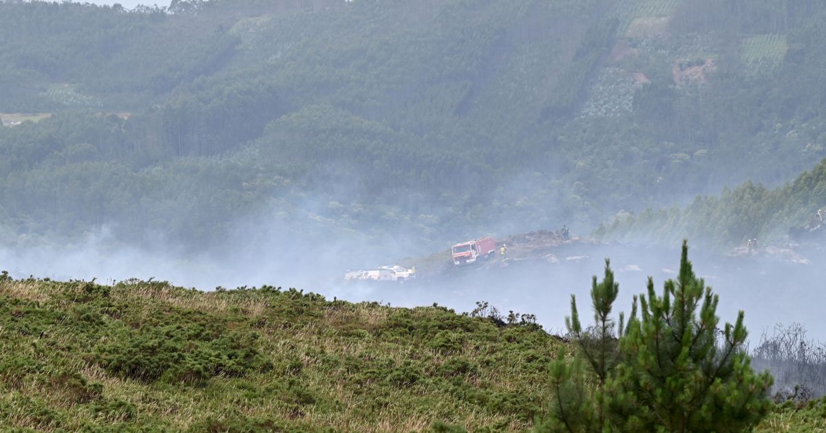 El segundo incendio en A Capela calcinó 50 hectáreas durante las trece ...